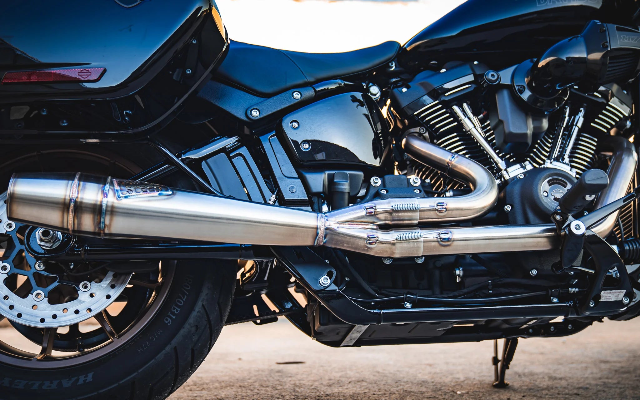 Sawicki Speed M8 Softail Mid-Length Exhaust – Tucker Speed